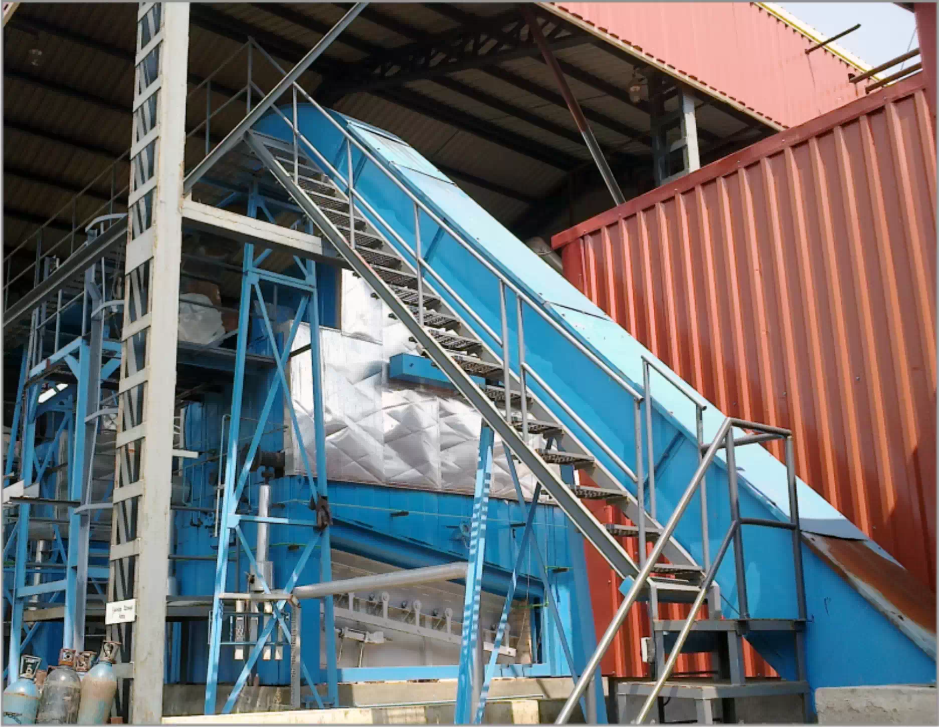 Drag Chain Conveyor - AEGIS Engineering